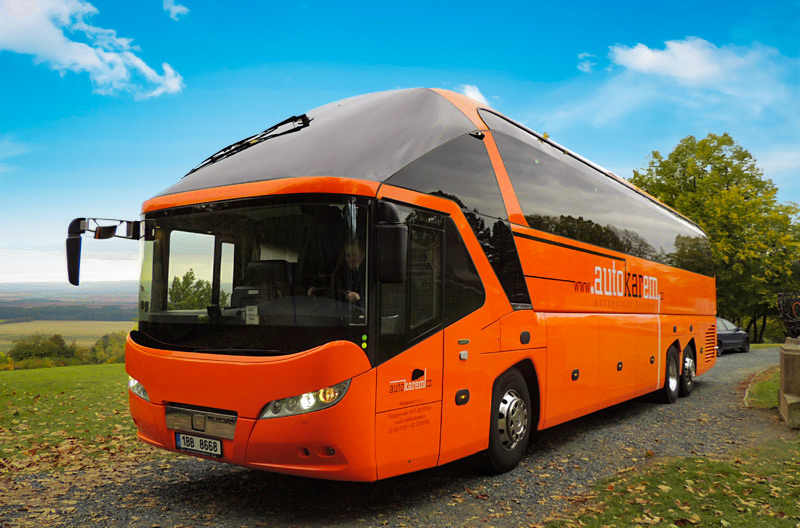 NEOPLAN STARLINER (57 míst) - Autokarem.cz